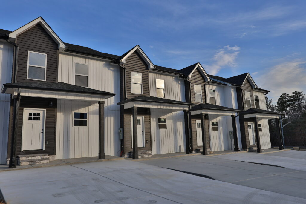 Townhouse Residence - Unity Dr NE - AGM Builders