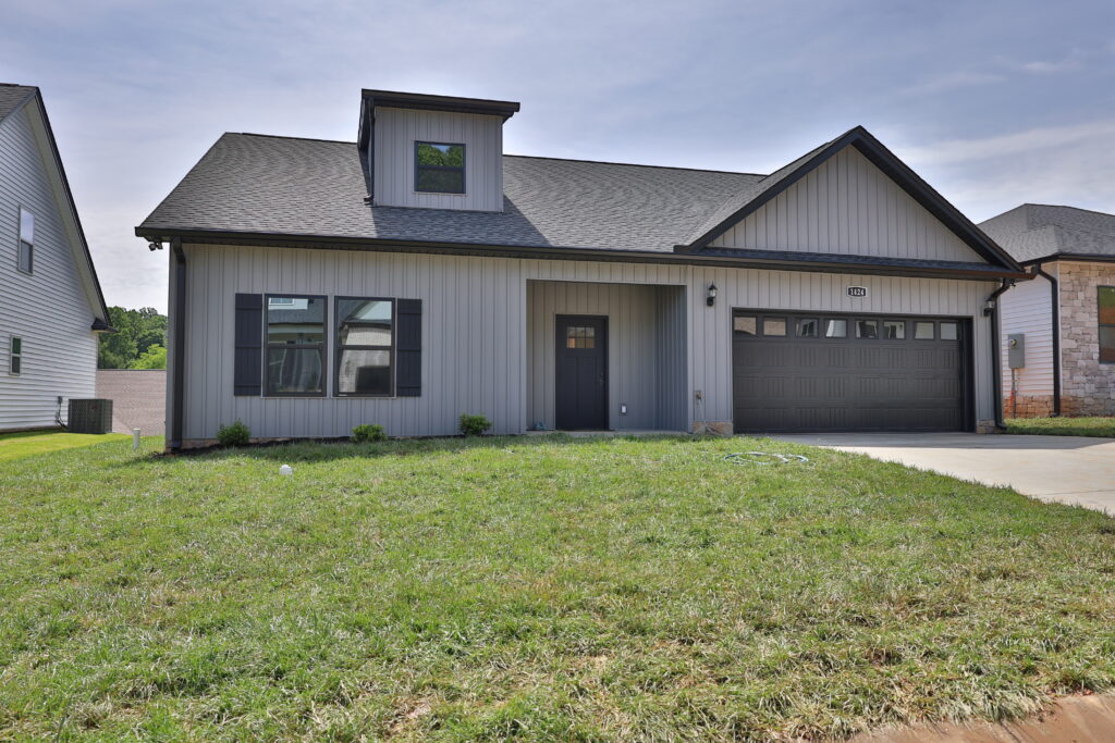 Single Family Residence - 1424 Haven Ridge Dr NE - AGM Builders